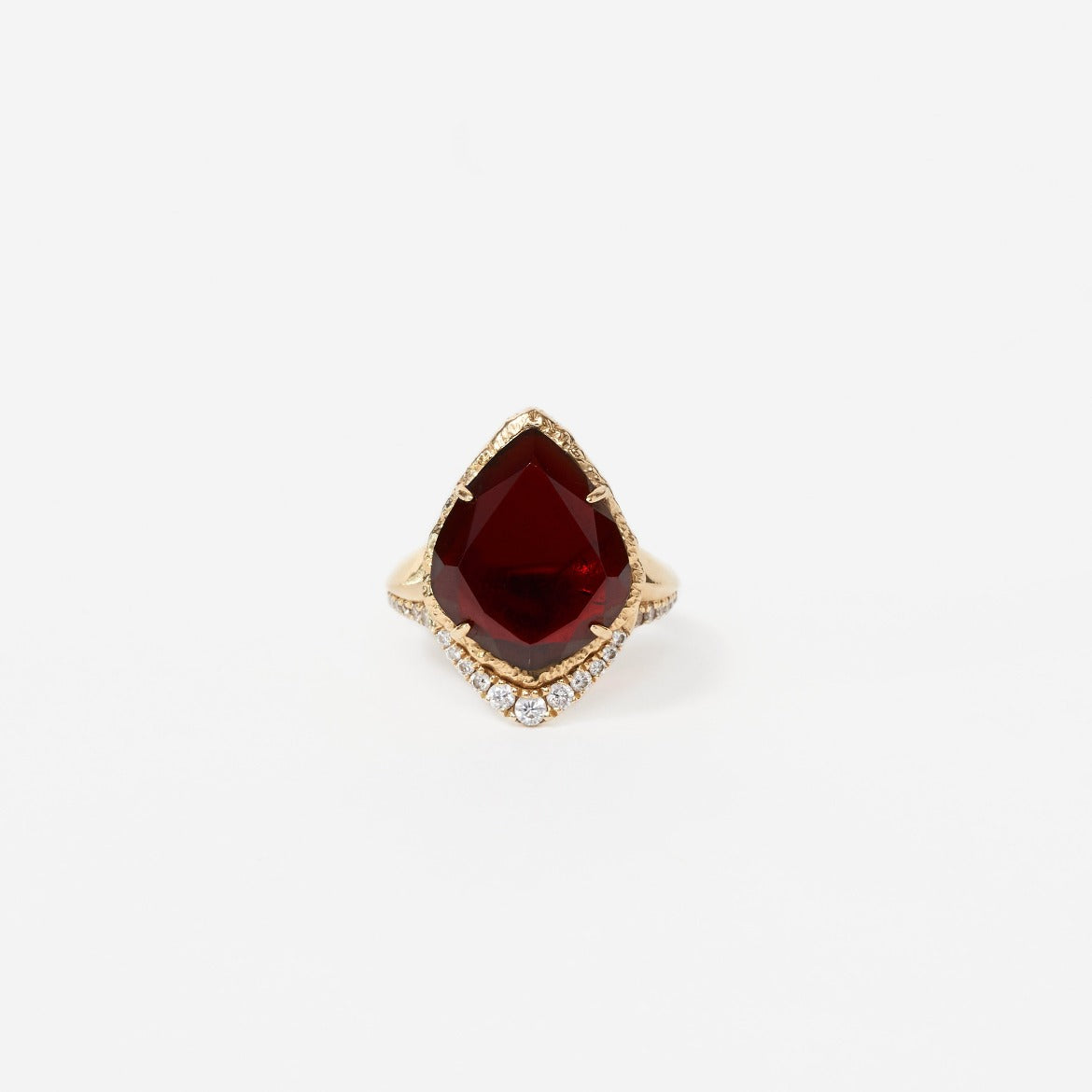Garnet Ring with Diamonds – The Class
